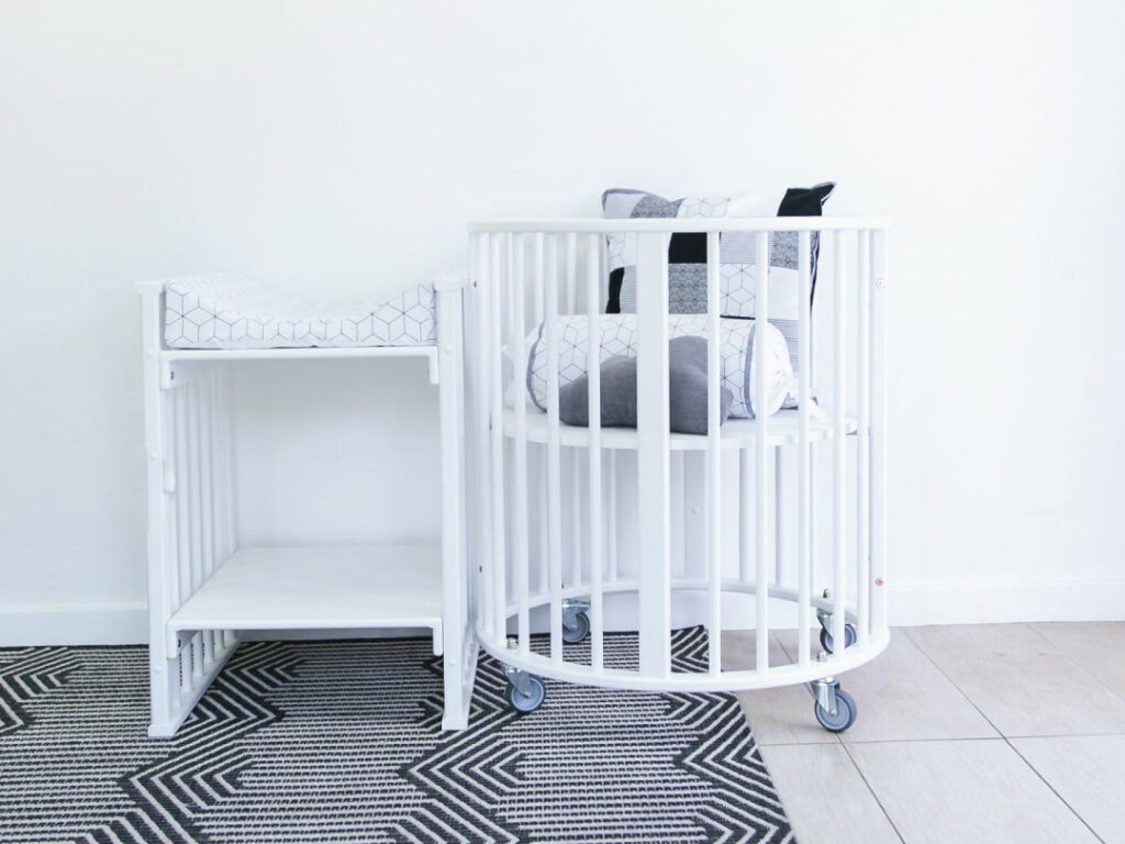 Oliver Oval Crib Bed - Dream Furniture | Delivery